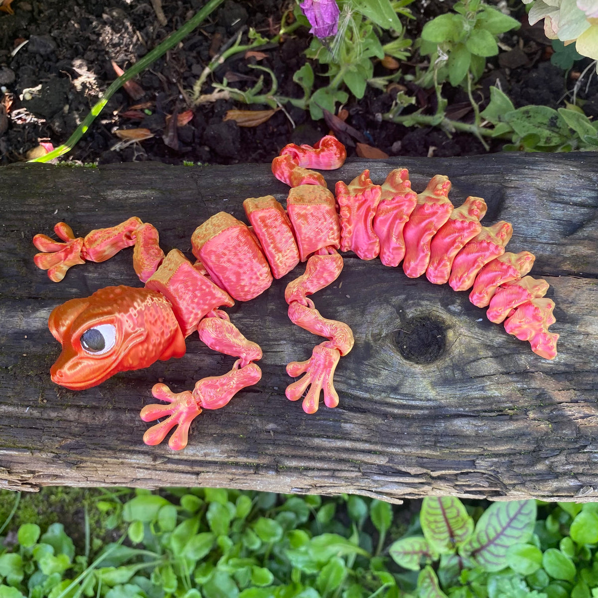 3D Printed Articulated Small Gecko Reptile Creature – Pilola